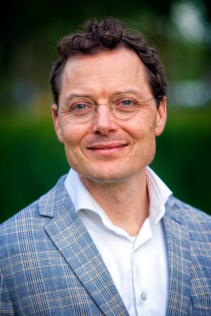 In gesprek met Harold Kuijpers, bestuurder bij De Hoop ggz - PONT Zorg ...